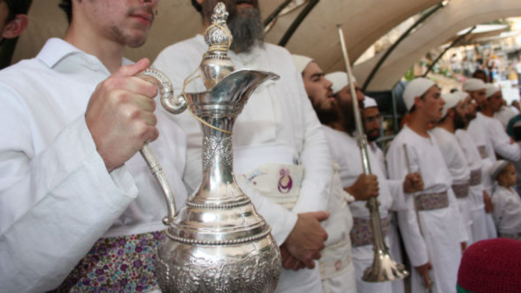 Camino al Falso Mesias: Recrean la antigua libación de agua que revive ...